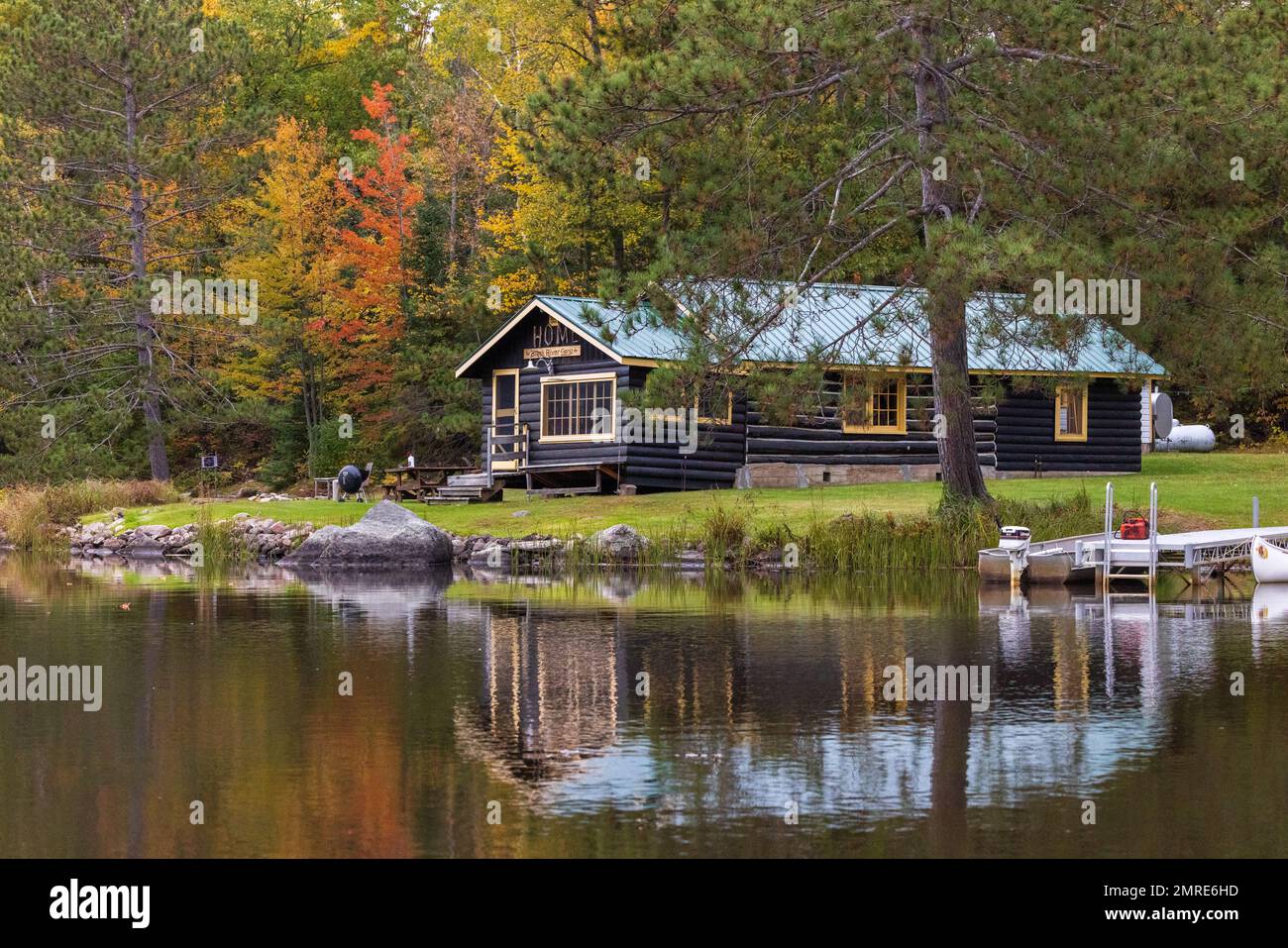 Old log cabin hi-res stock photography and images - Alamy