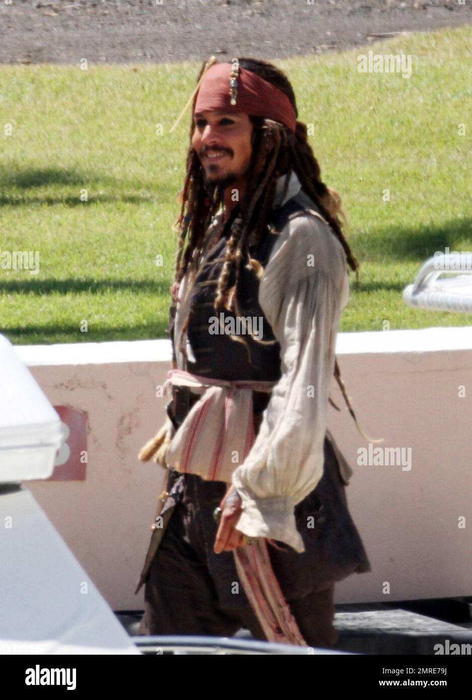 EXCLUSIVE!! Johnny Depp and Penelope Cruz leave their luxury hotel and ...