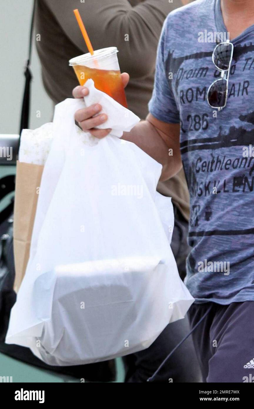 EXCLUSIVE!! Johnny Galecki of the Golden Globe nominated TV series "The ...