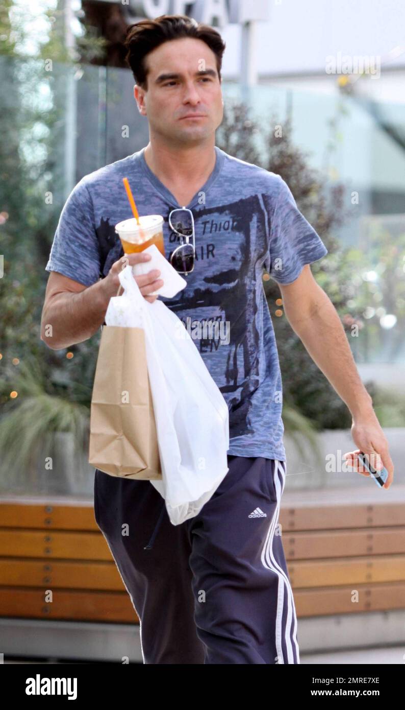 EXCLUSIVE!! Johnny Galecki of the Golden Globe nominated TV series "The ...