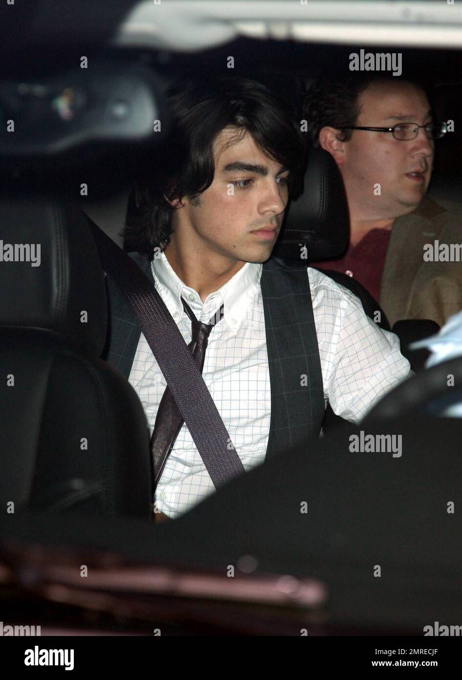 The Jonas Brothers arrive at Manhattan's Apple Store for a surprise ...