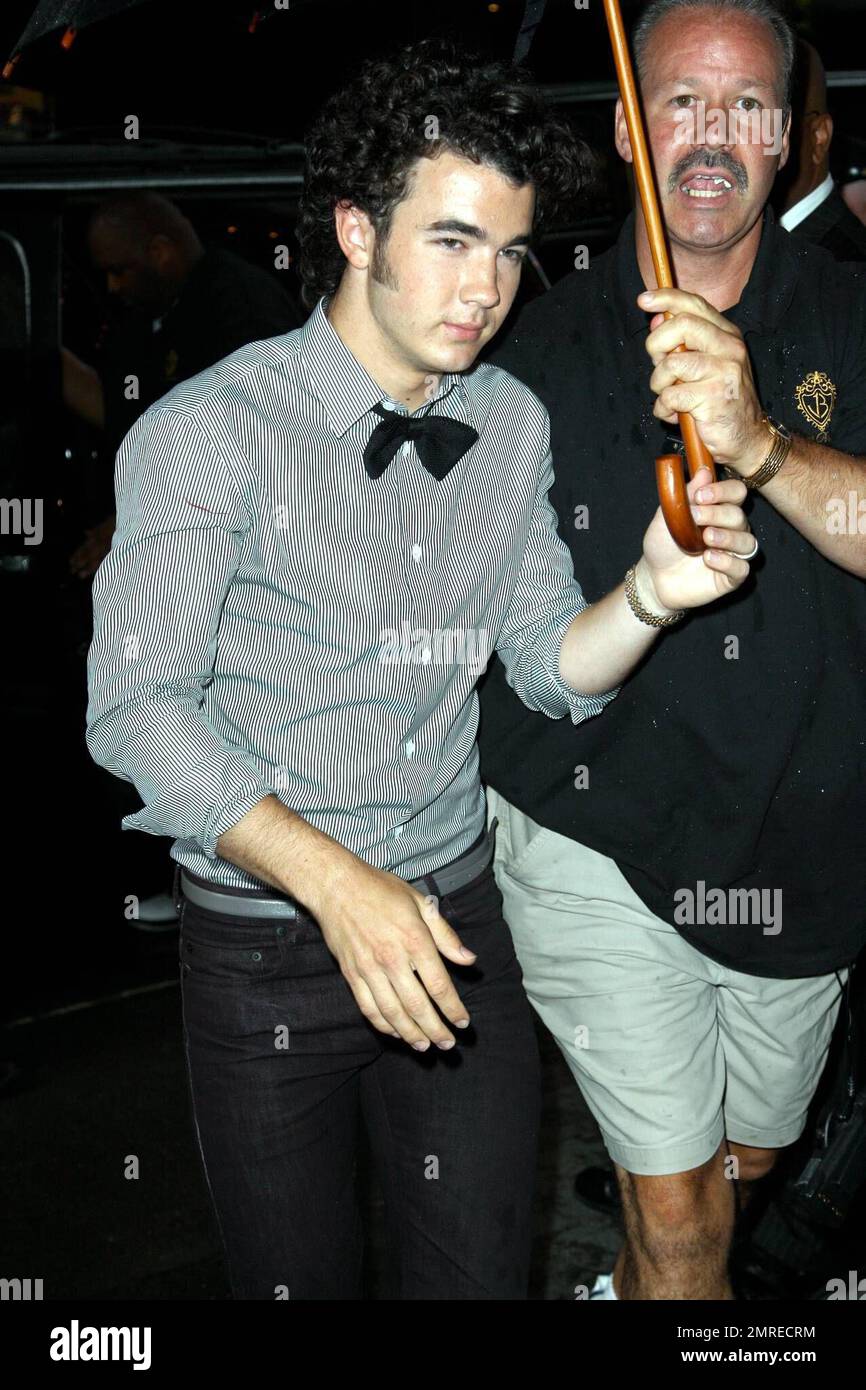 Superstar Pop band The Jonas Brothers make an appearance at the MTV ...