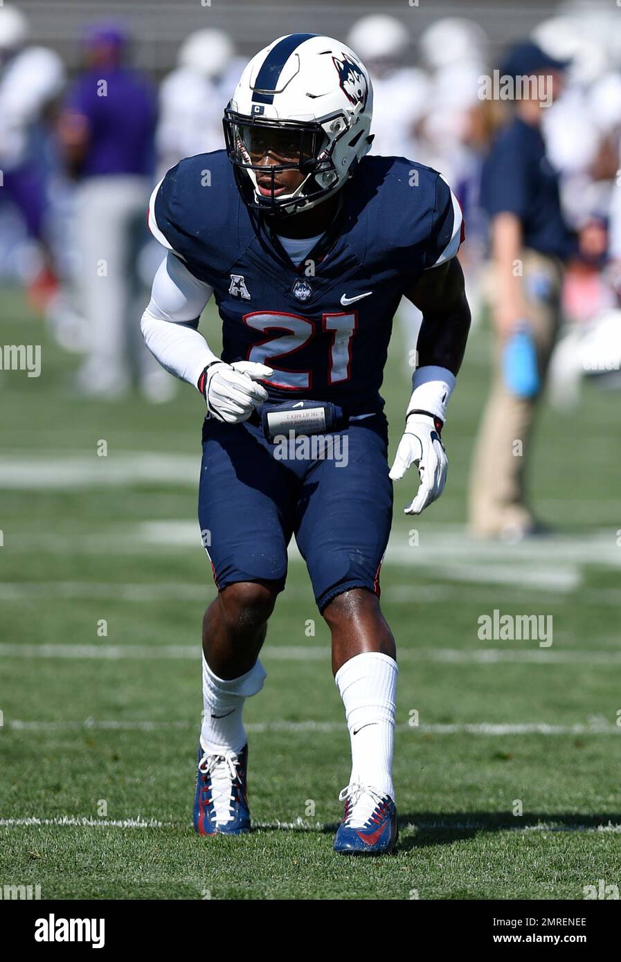 Connecticut defensive back Jamar Summers (21) during the first half of ...