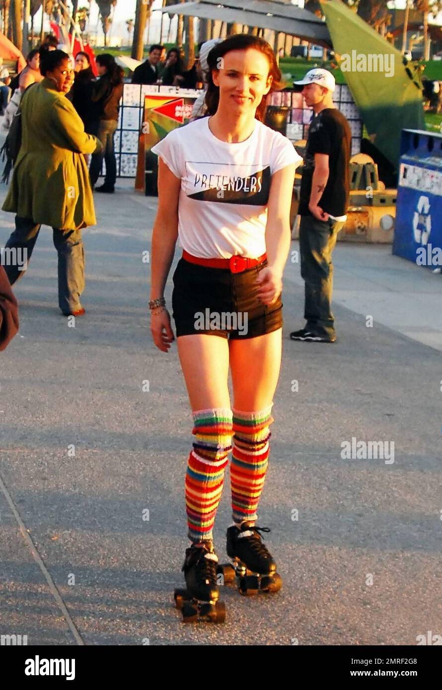 EXCLUSIVE!! The ever stylish Juliette Lewis goes retro on Venice Beach ...