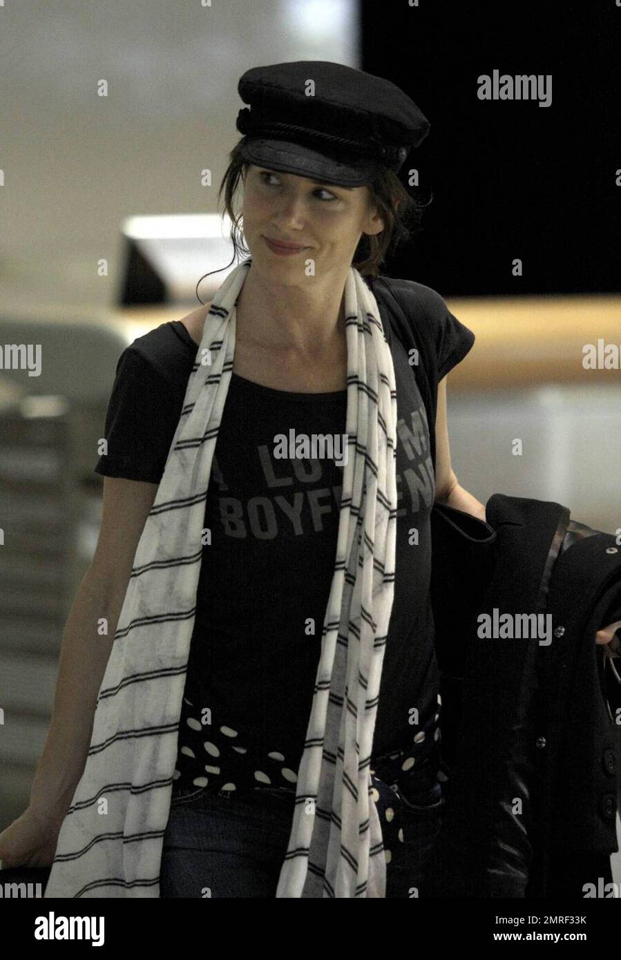 EXCLUSIVE!! Actress and singer Juliette Lewis, wearing a t shirt that ...