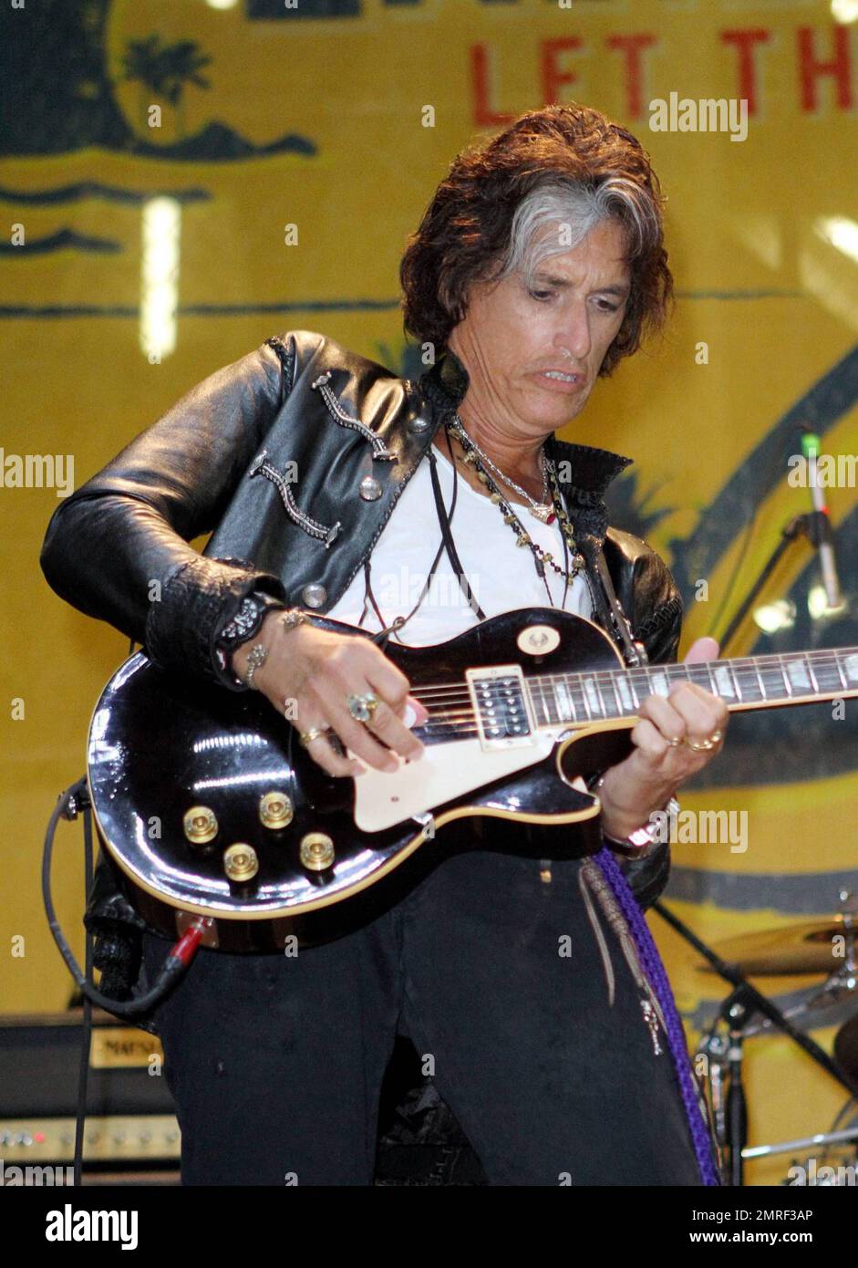 Joe perry juliette lewis hi-res stock photography and images - Alamy