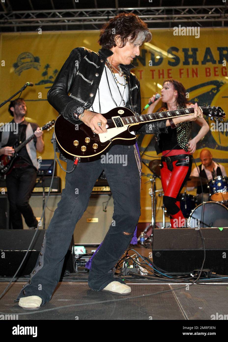 Joe perry juliette lewis hi-res stock photography and images - Alamy