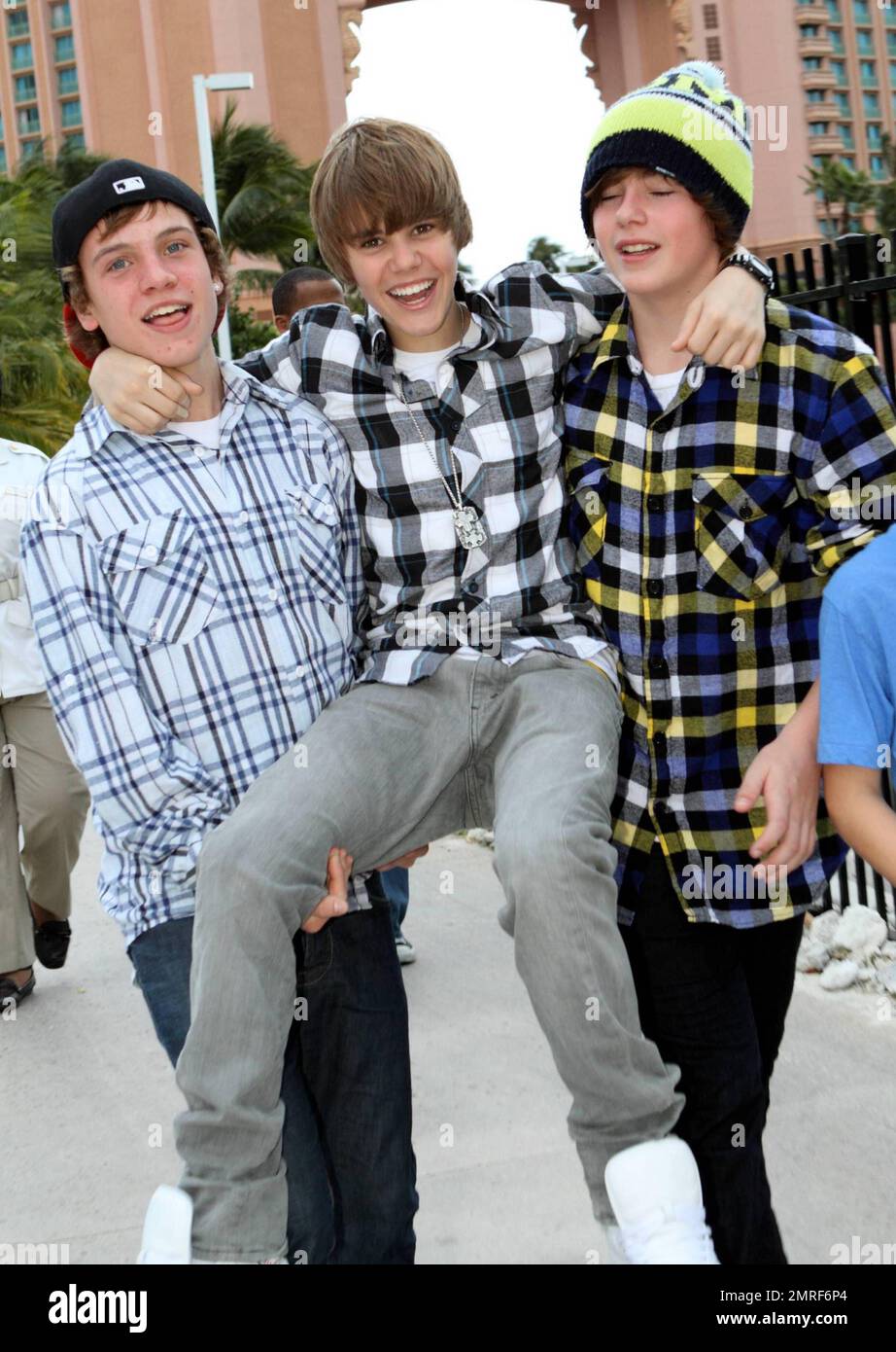 EXCLUSIVE!! Teen pop sensation Justin Bieber visits Atlantis Paradise ...