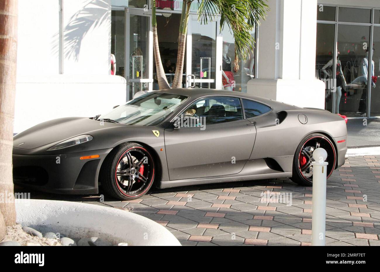 EXCLUSIVE!! Teenage Canadian pop R&B singer Justin Bieber leaves his ...