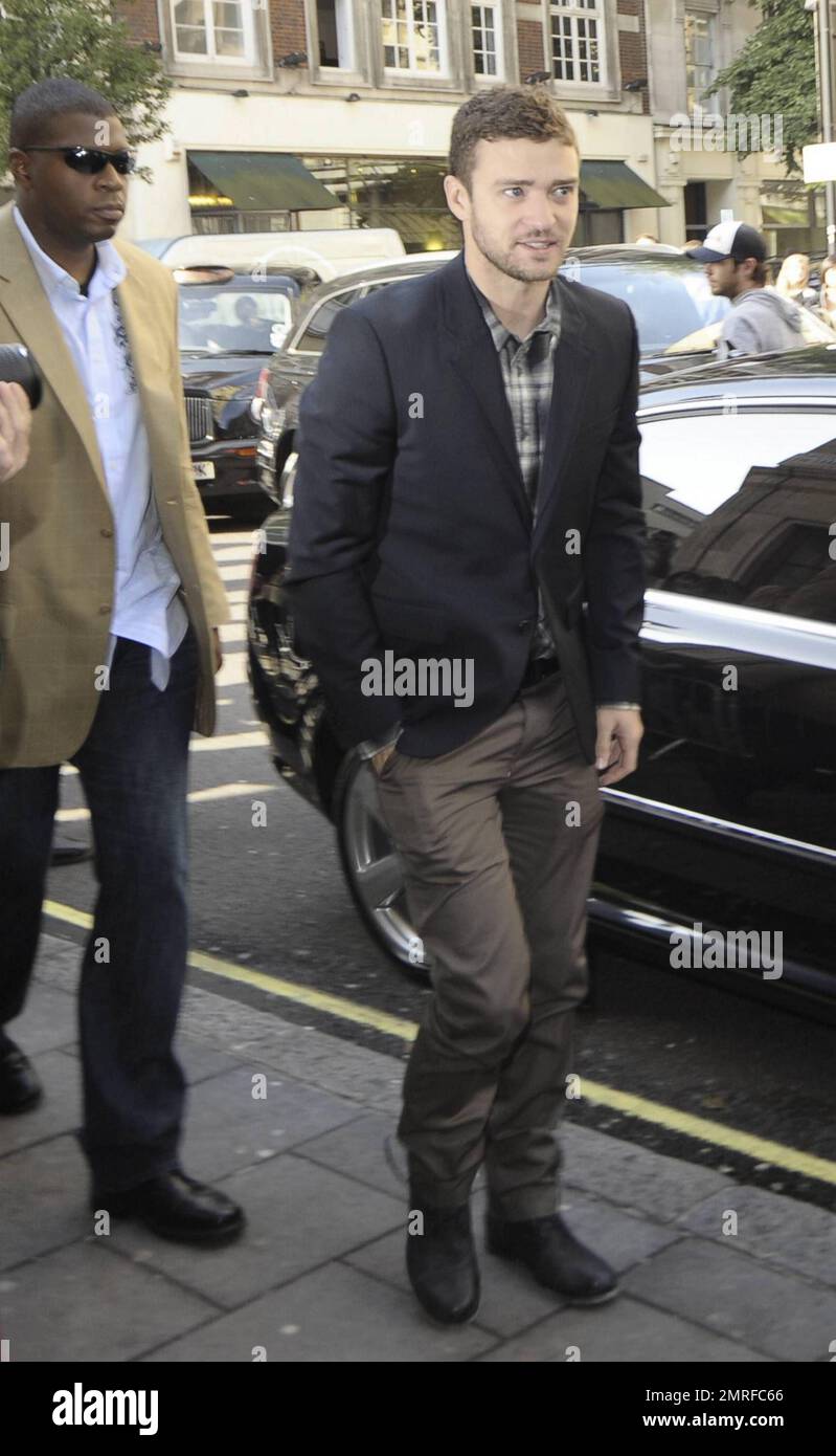 Superstar Justin Timberlake draws huge crowds while making an ...