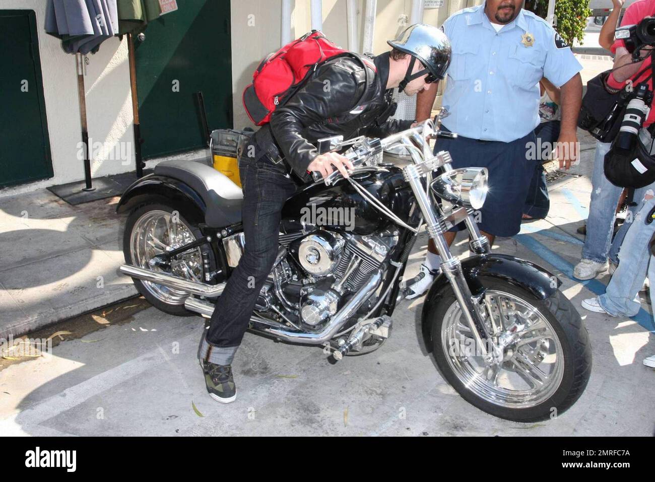 Biker dude Justin Timberlake leaves Cafe Med at Sunset Plaza looking ...