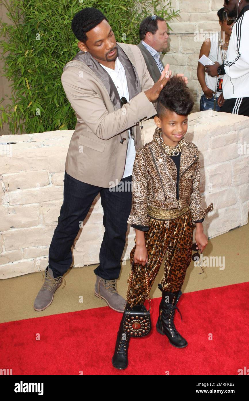 Playful actor Will Smith jokes around with his super trendy daughter ...