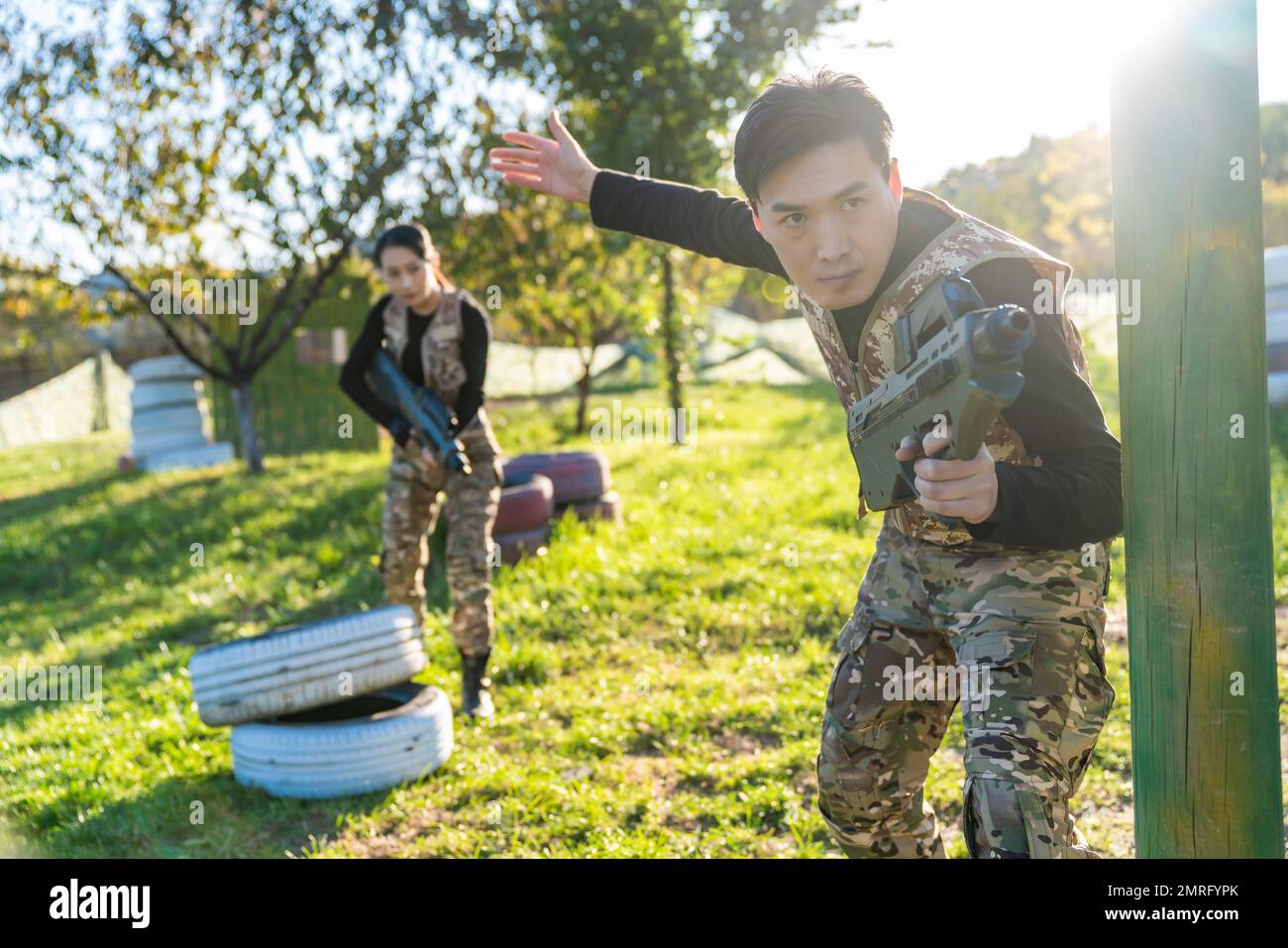 Young lovers play cs Stock Photo - Alamy