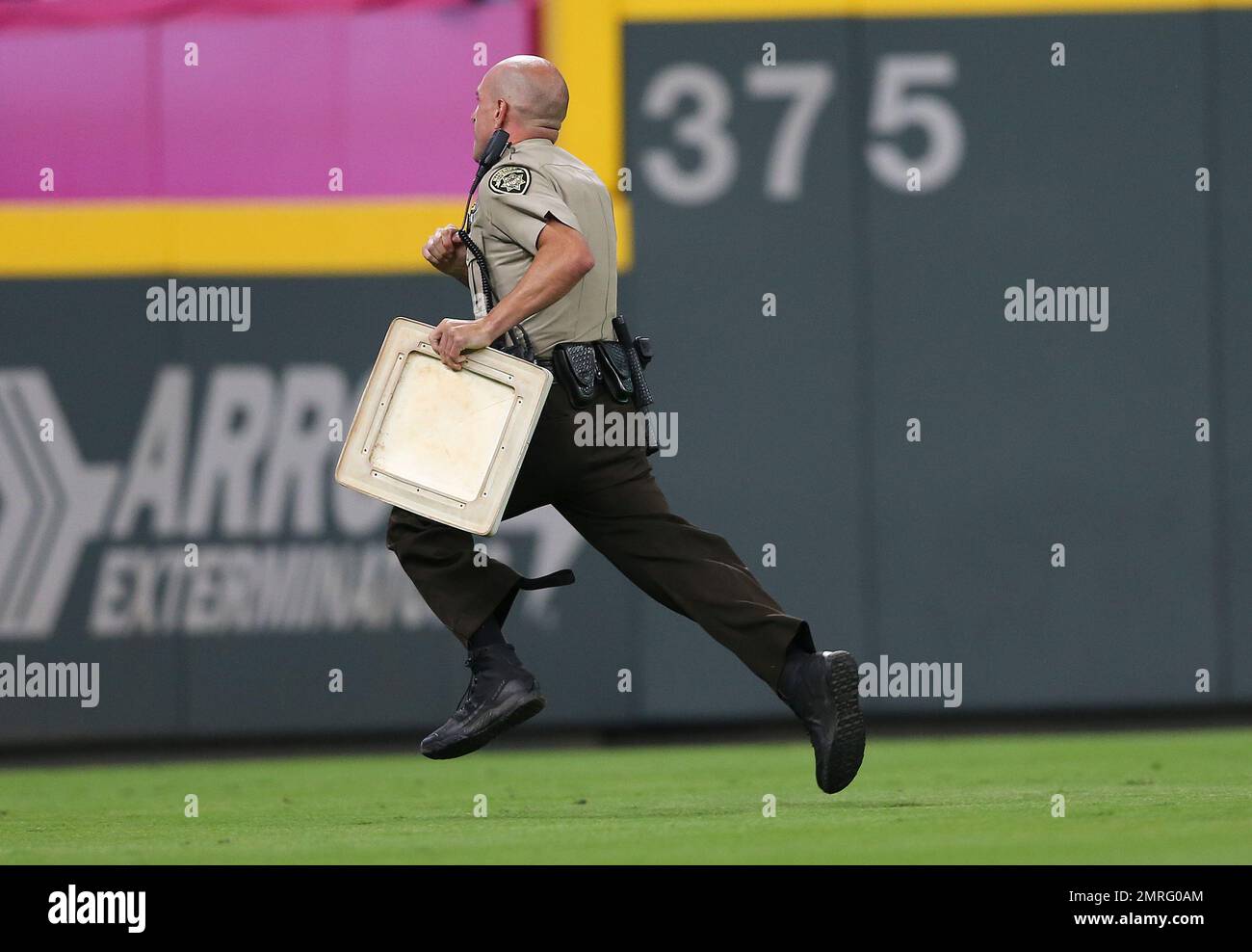 Cobb County Sheriff's dupty Stephen Arsenault competes in the team's ...