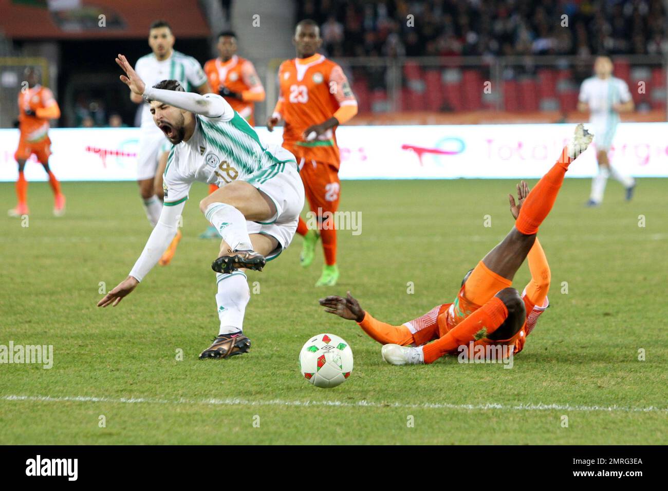 Oran. 1st Feb, 2023. Aimen Mahious (L, front) of Algeria competes ...
