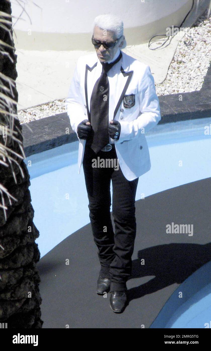 Exclusive!! Karl Lagerfeld oversees setup and rehearsal for the Chanel ...