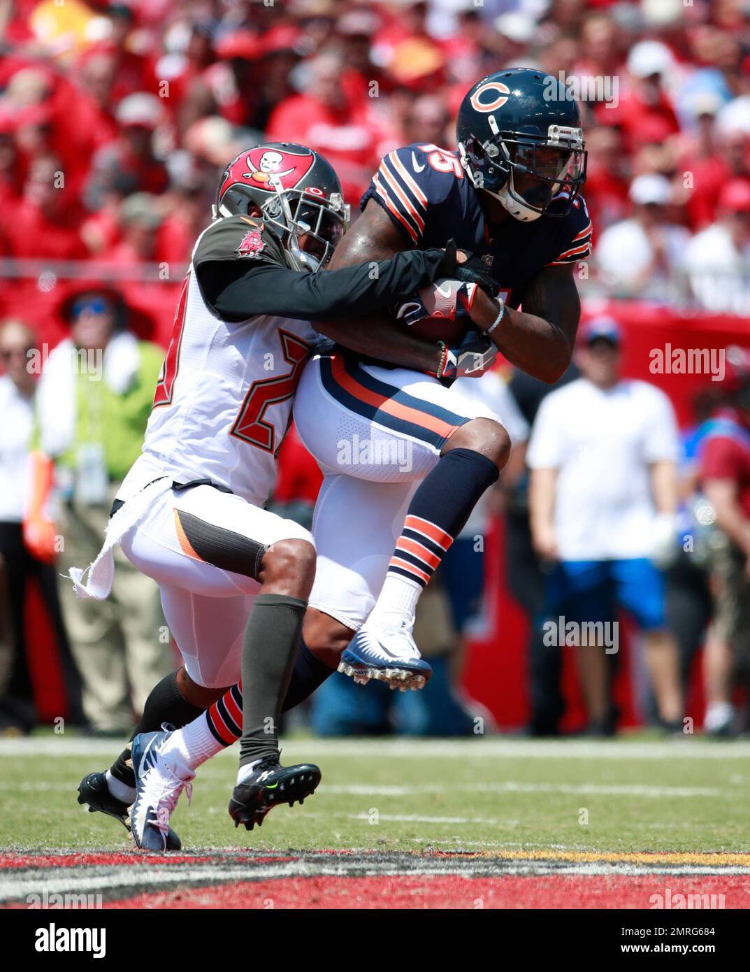 Chicago Bears running back Tarik Cohen (29) runs the ball against the ...