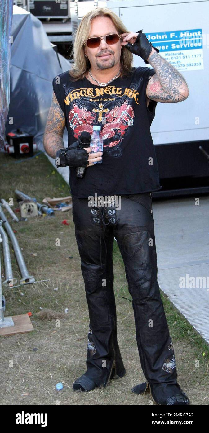 EXCLUSIVE!! Motley Crue arrives backstage at the Sonisphere Festival ...
