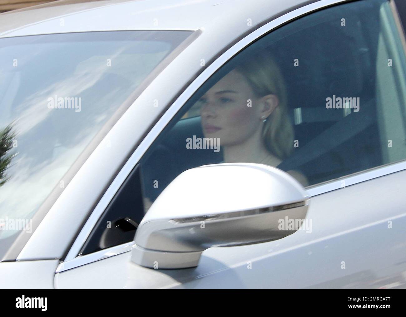 EXCLUSIVE!! Kate Bosworth texting in her car through LA traffic, LA, CA ...