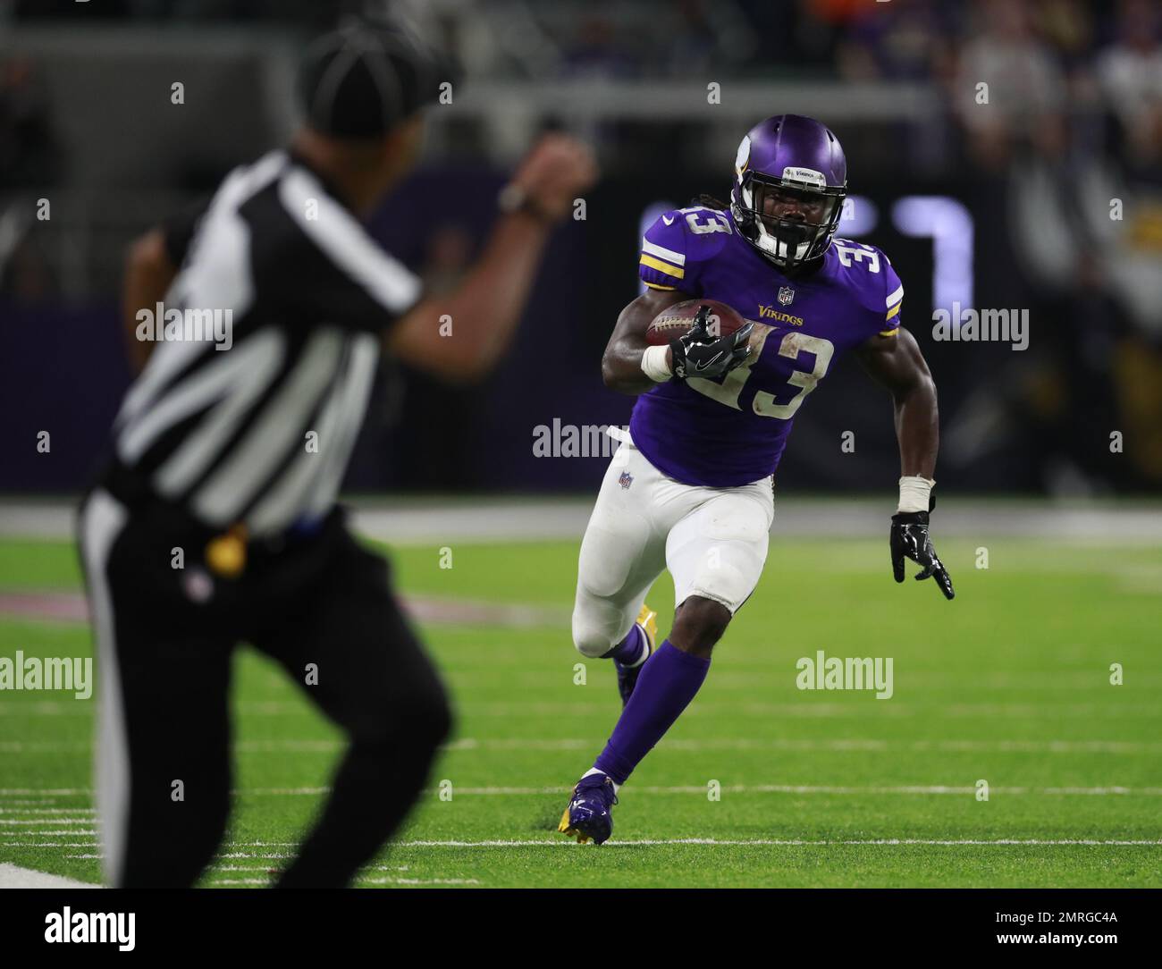Minnesota Vikings running back Dalvin Cook (33) runs the ball against ...