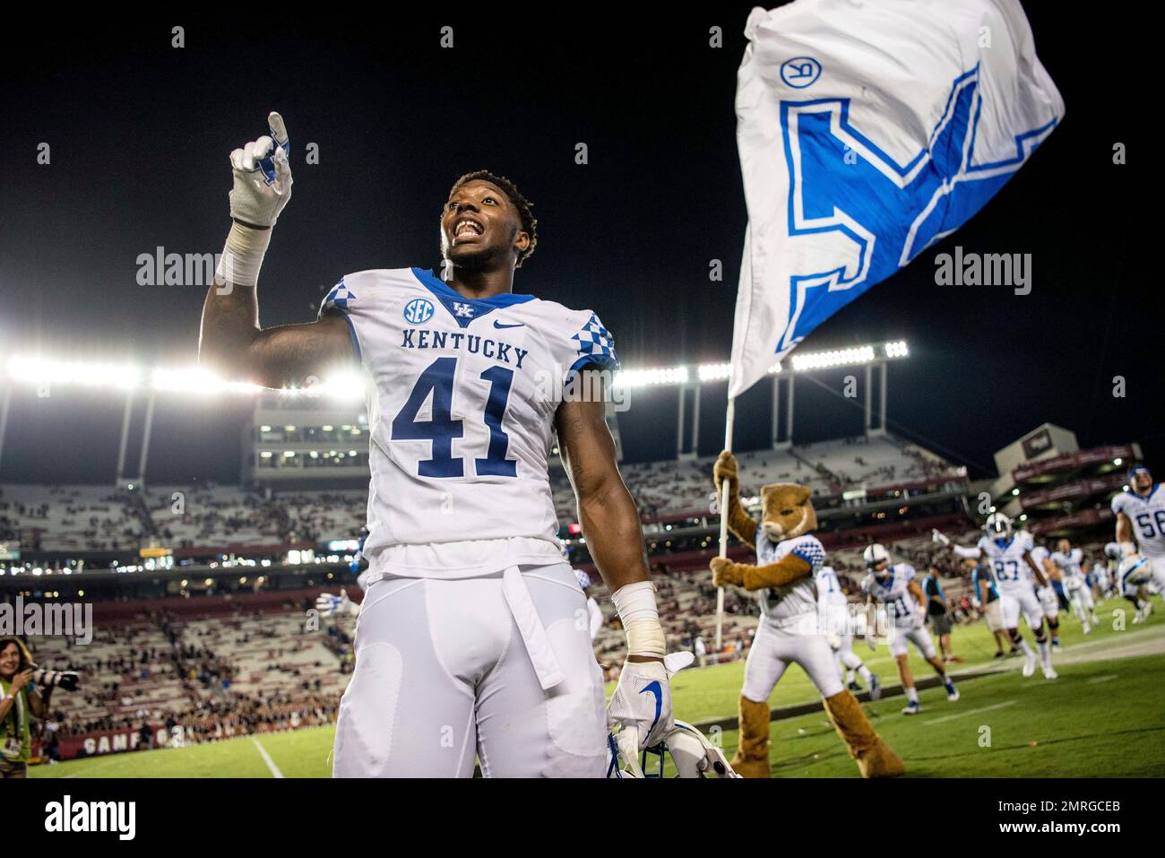 Kentucky linebacker Josh Allen (41) celebrates with fans after an NCAA ...