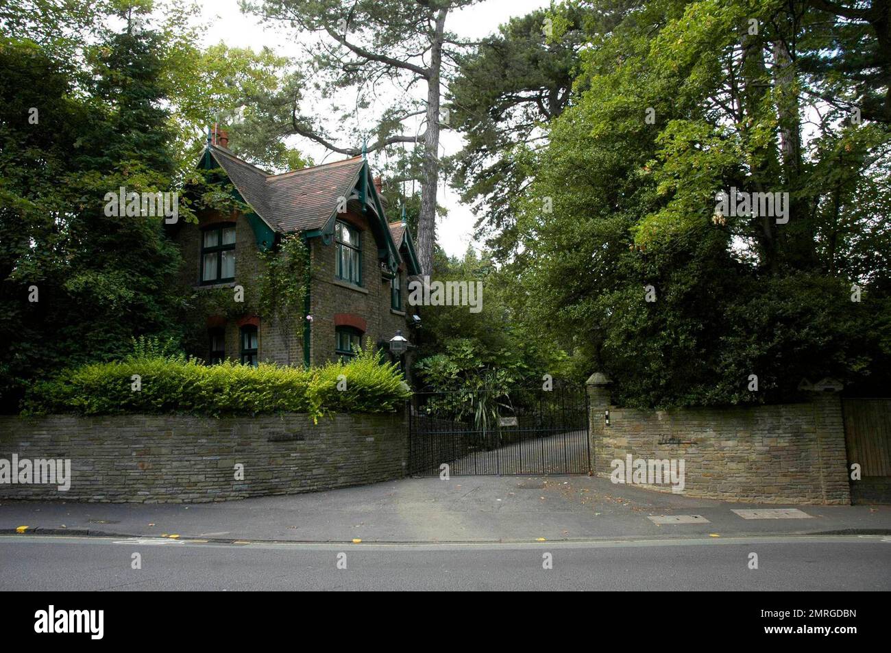 The outside view of Ronnie Wood's home where Kate Moss is living before ...