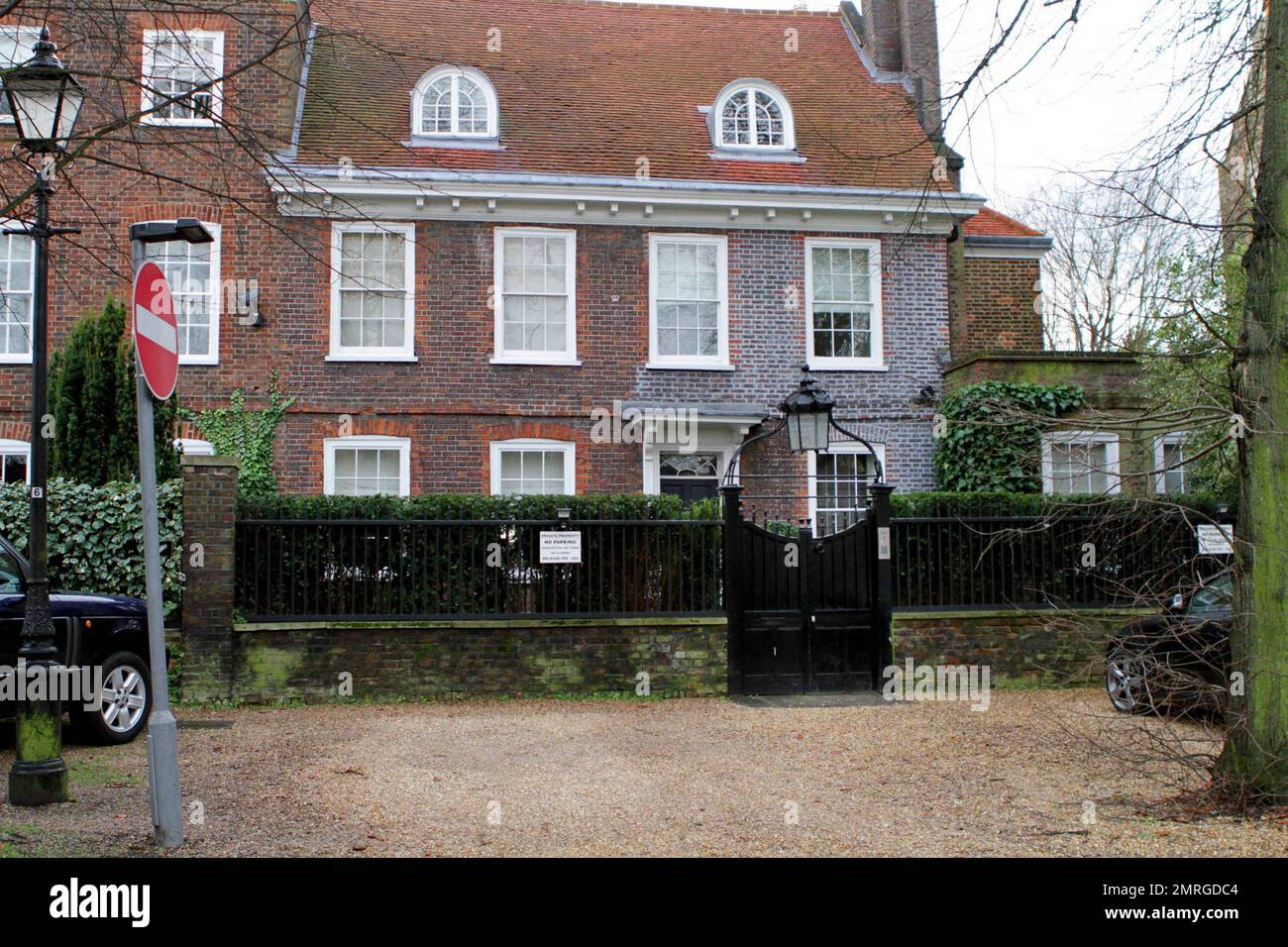 Exterior views of top model Kate Moss' new red brick Georgian-era ...