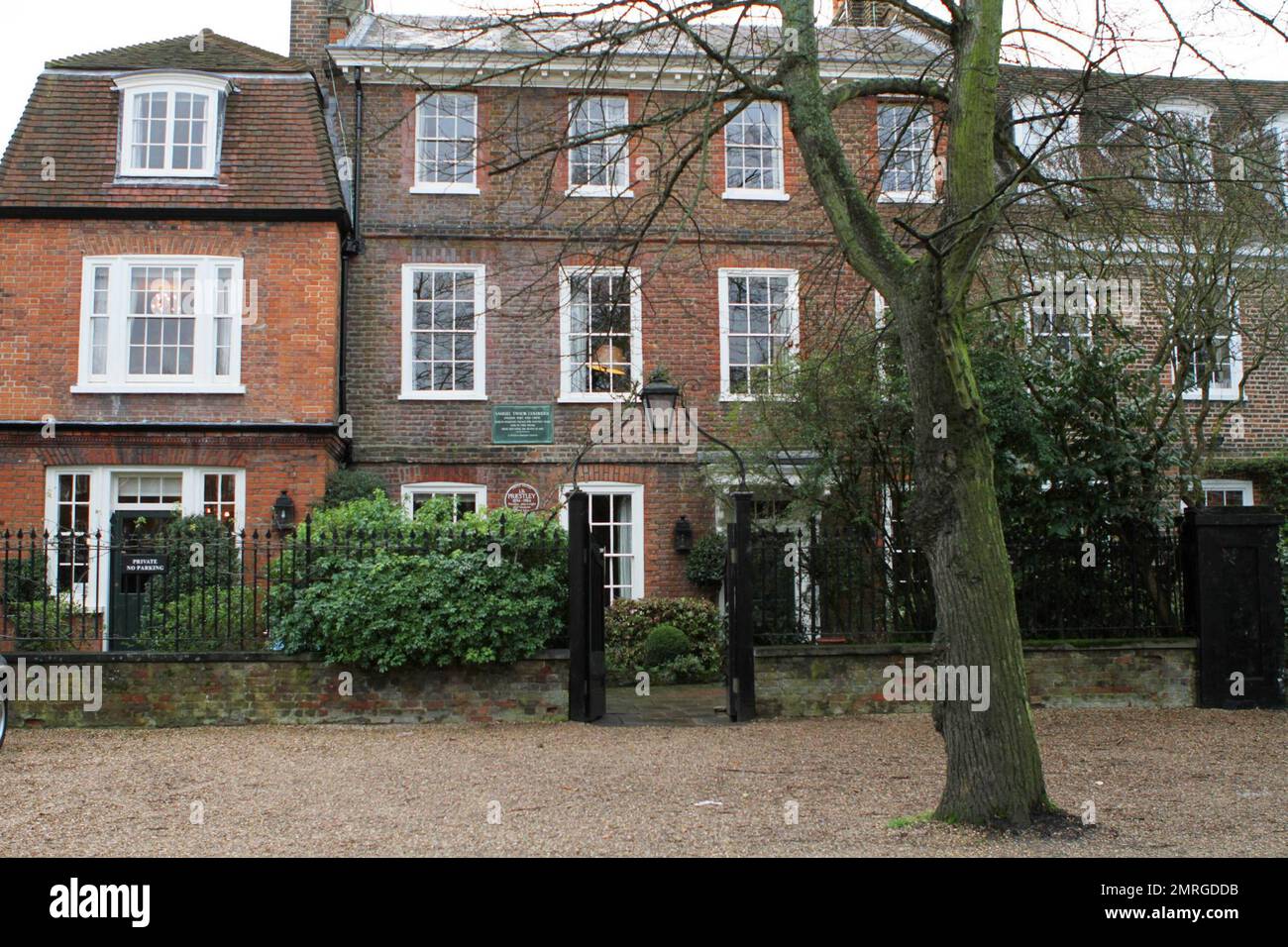 Exterior views of top model Kate Moss' new red brick Georgian-era ...