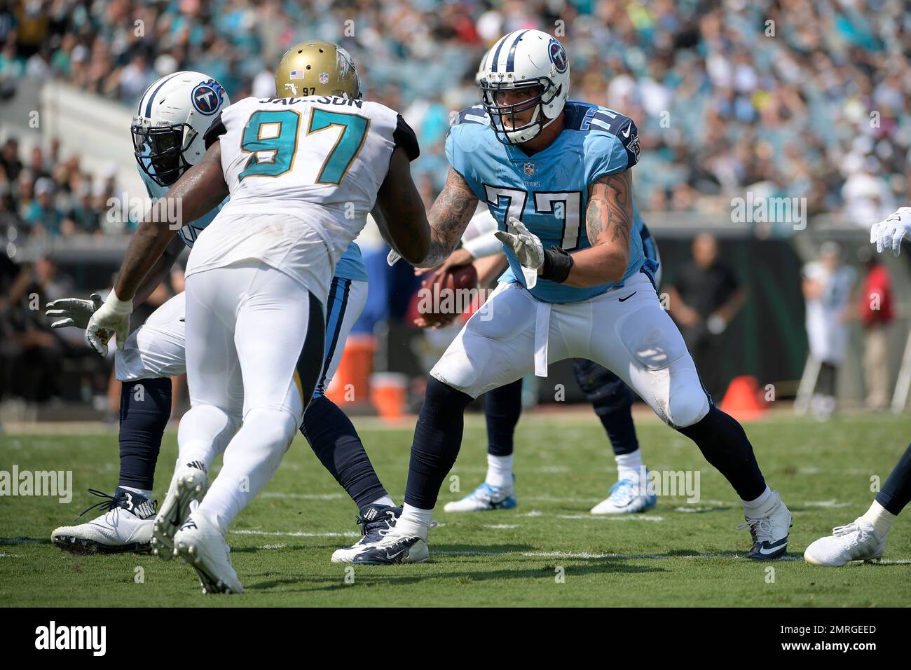 Tennessee Titans offensive tackle Taylor Lewan (77) blocks against ...