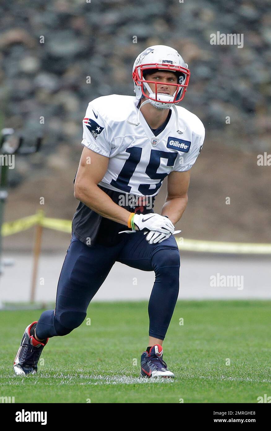 New England Patriots wide receiver Chris Hogan warms up during NFL ...
