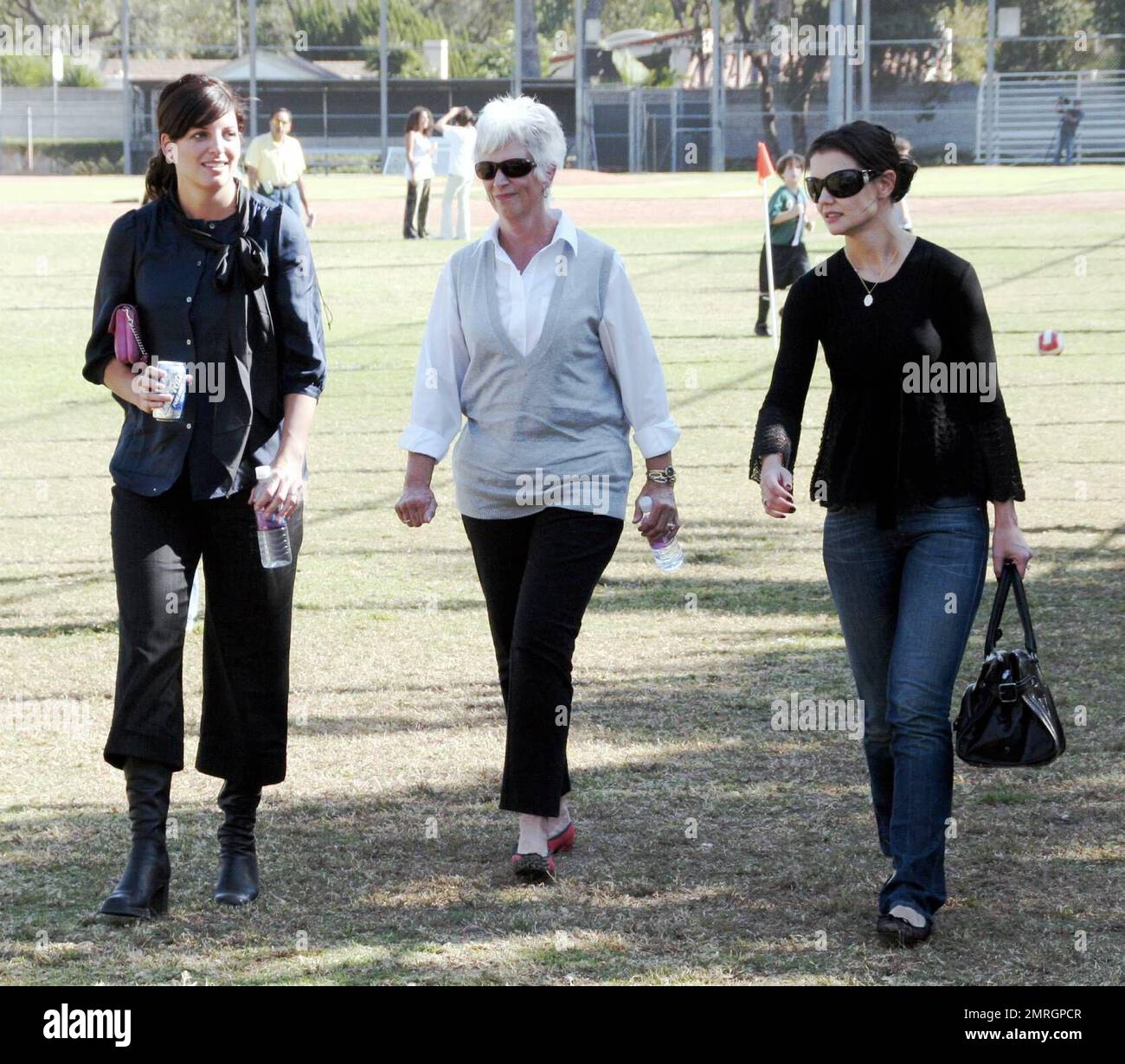 Katie Holmes makes another trip to the ball park, this time with her ...