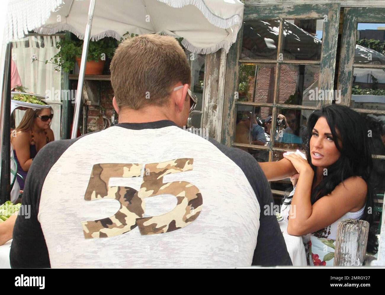 Katie Price dines at the Ivy, Los Angeles, Ca. 7/16/09 Stock Photo - Alamy
