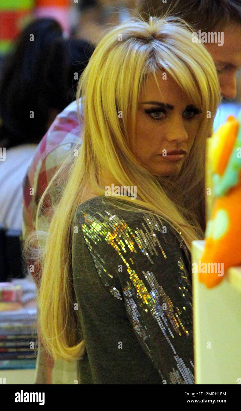 Young katie price hi-res stock photography and images - Alamy