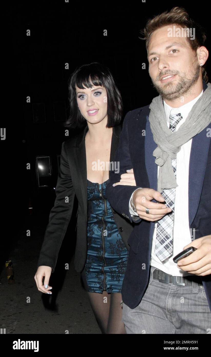 Singer Katy Perry signs autographs as she leaves Bar Deluxe with ...