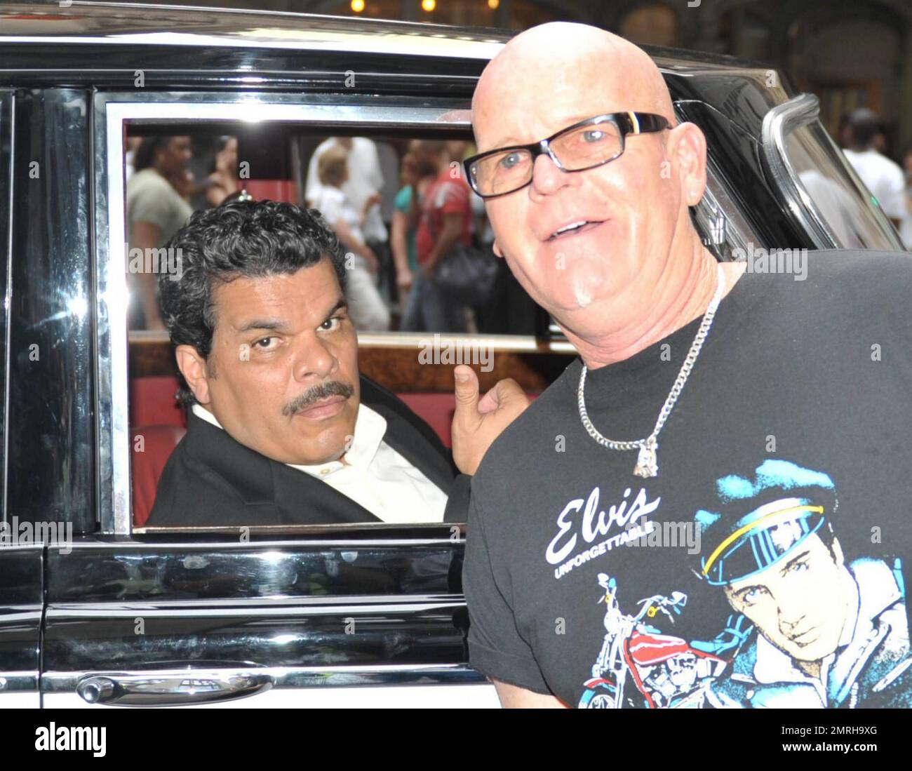 Parents of pop star Katy Perry, Keith and Mary Perry, happily hang ...