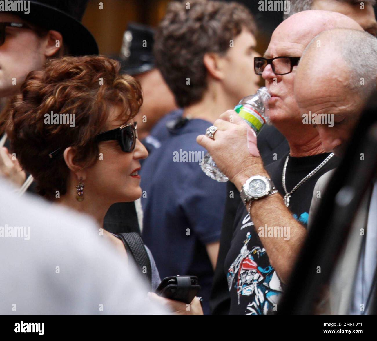 Parents of pop star Katy Perry, Keith and Mary Perry, happily hang ...
