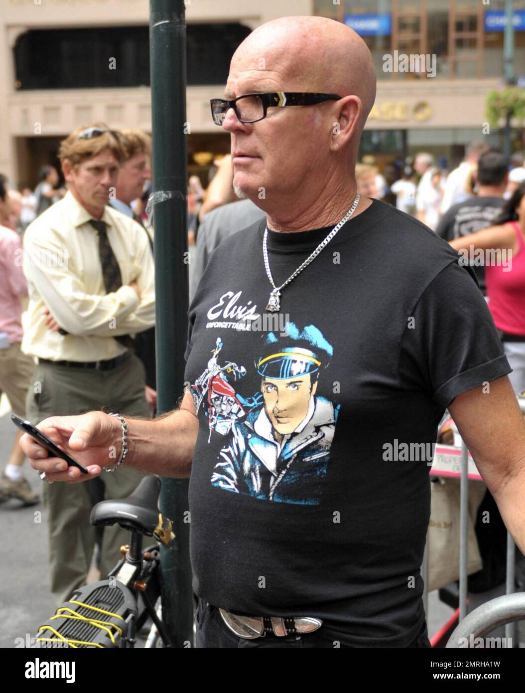 Parents of pop star Katy Perry, Keith and Mary Perry, happily hang ...