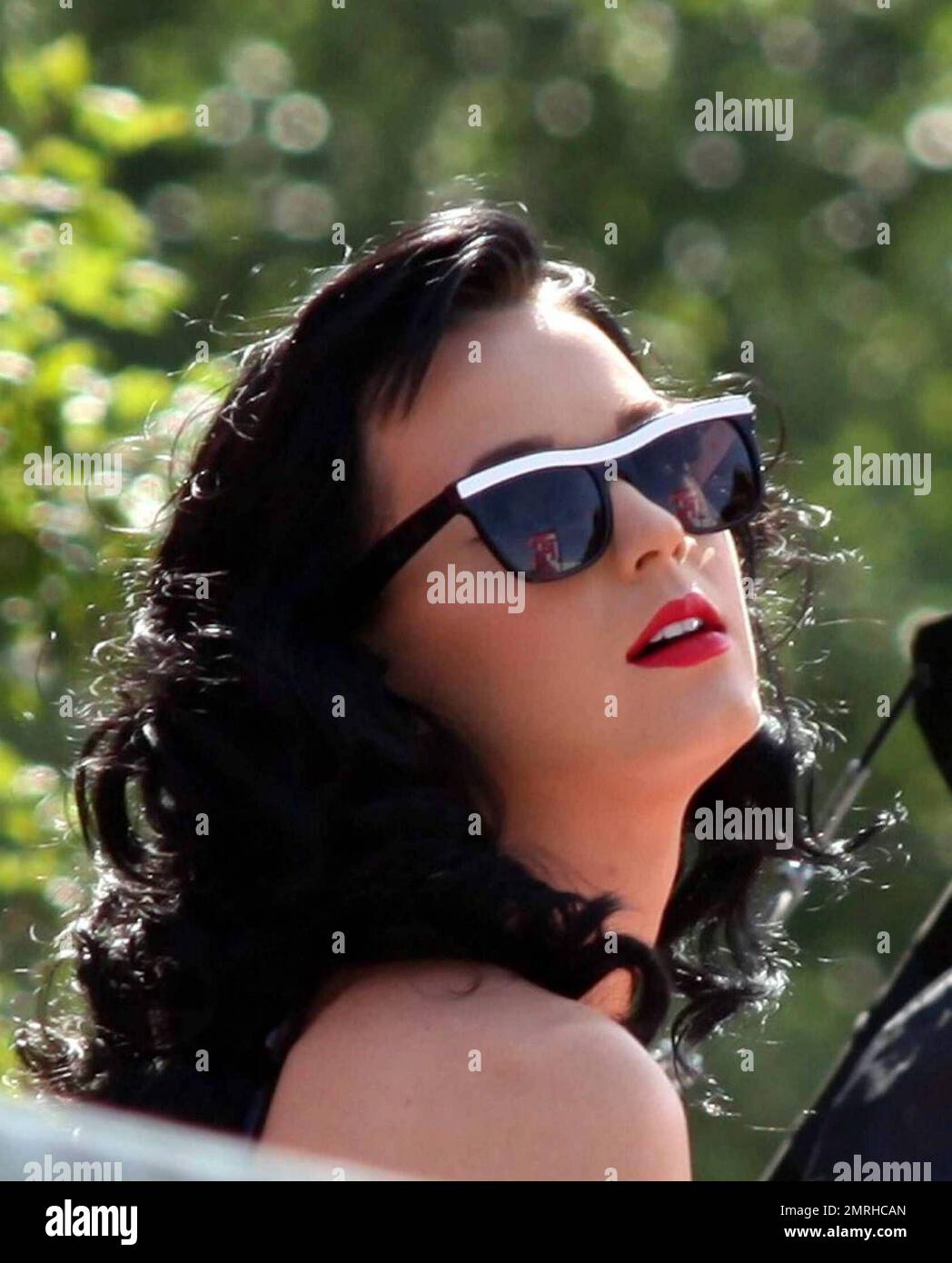 EXCLUSIVE!! Katy Perry gives an interview for UK network T4 on their ...