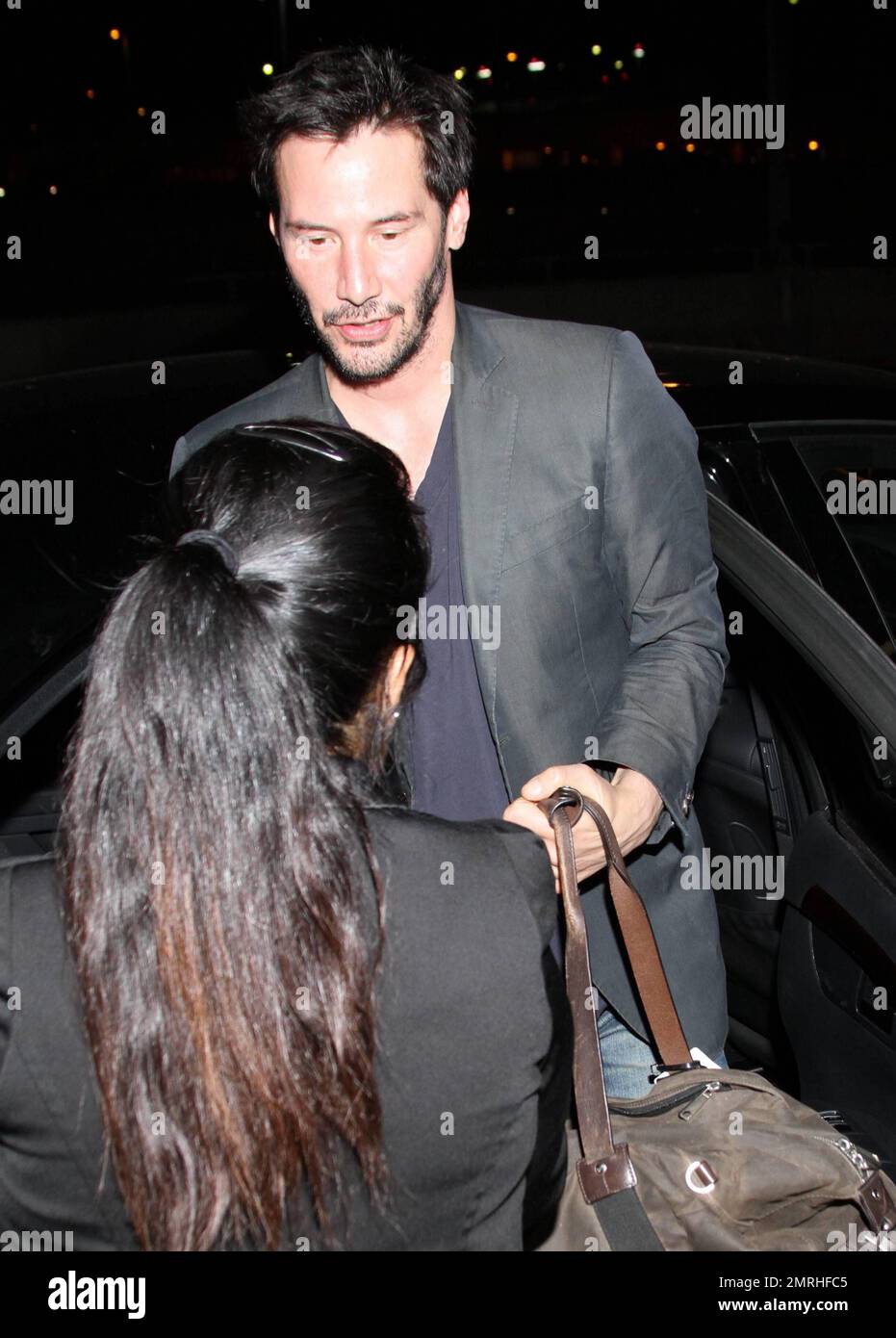 EXCLUSIVE!! Actor Keanu Reeves signs autographs as he arrives at Los ...
