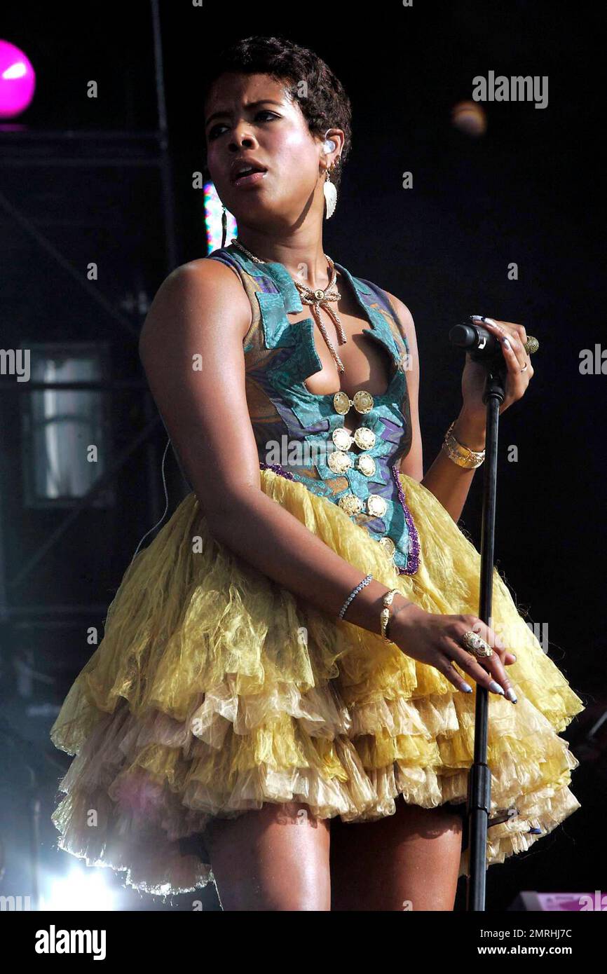 Singer Kelis performing at the 2007 o2 Wireless Festival Hyde Park ...