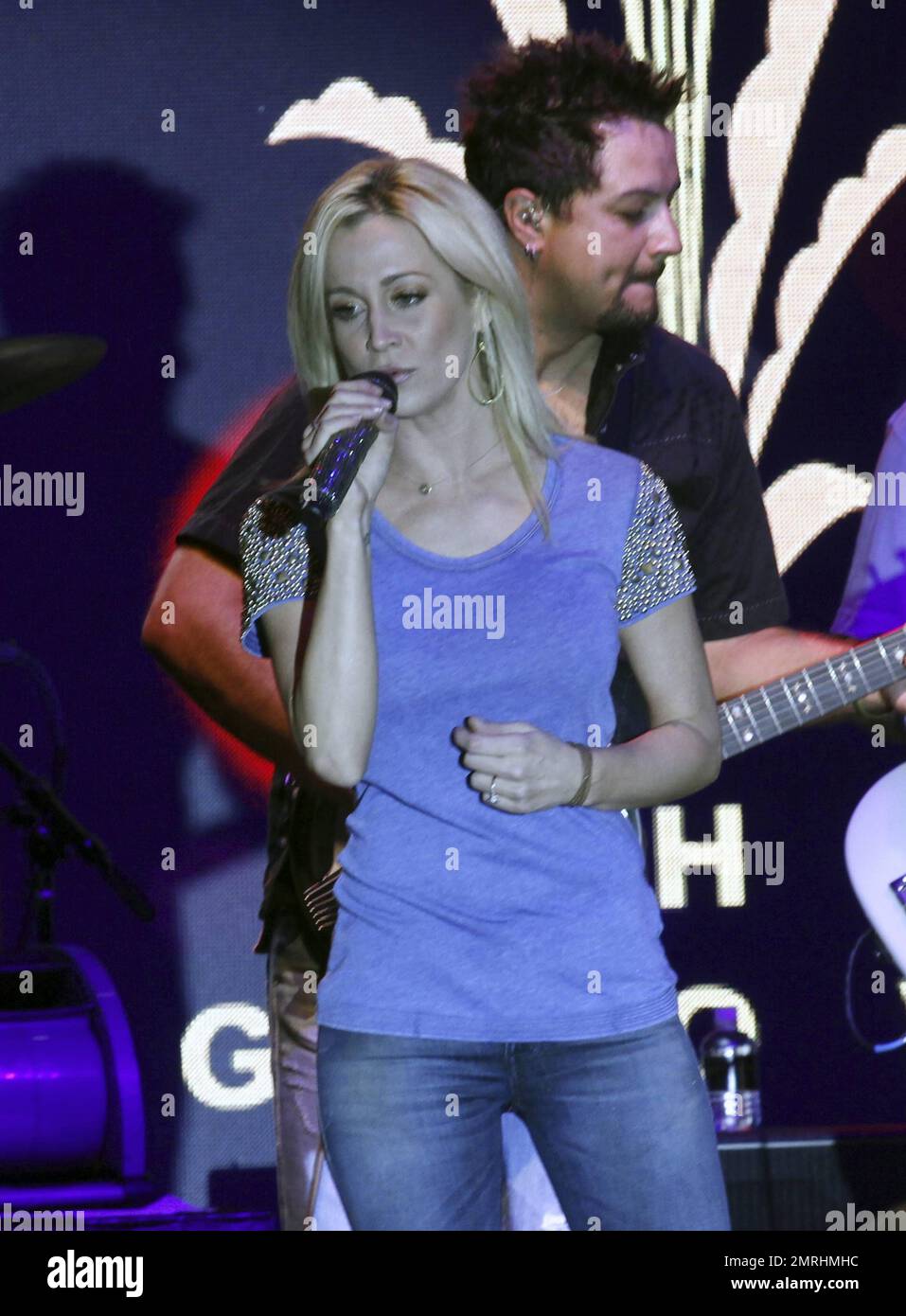 Country music superstar and former "American Idol" contestant Kellie ...