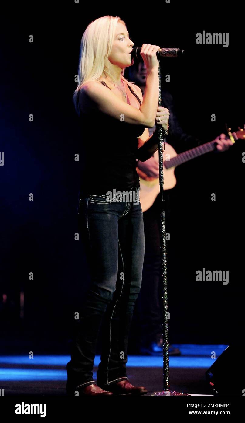 Country music artist Kellie Pickler performs at Hard Rock Live at the ...