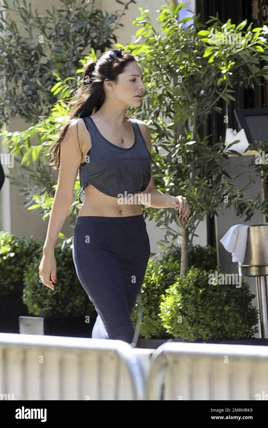 Kelly Brook looks as though she's getting over her breakup with ...