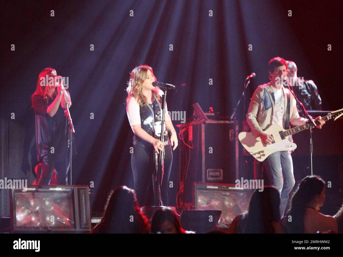 Singer Kelly Clarkson performs at the Z100's Party Plane with OP ...