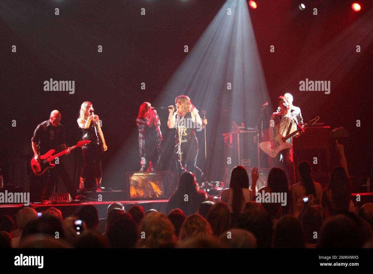 Singer Kelly Clarkson performs at the Z100's Party Plane with OP ...