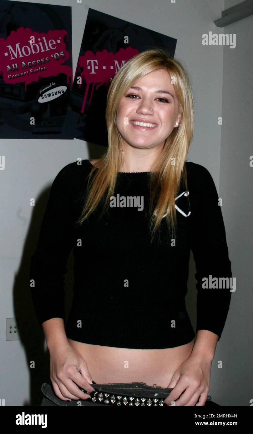 T-Mobile in-store promotion with Kelly Clarkson. Kelly had an autograph ...