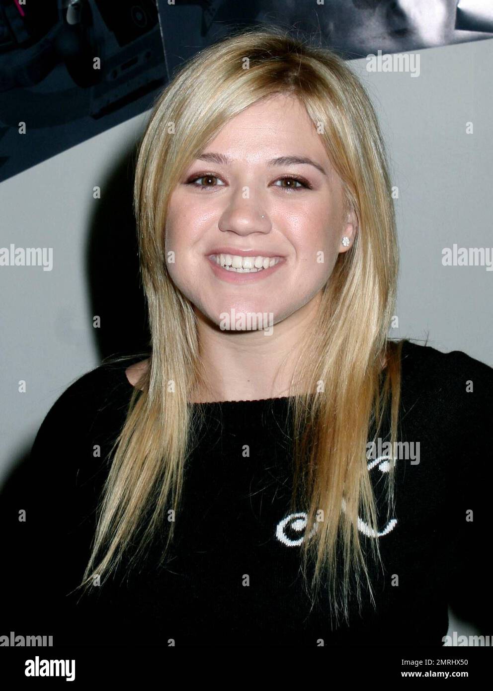 T-Mobile in-store promotion with Kelly Clarkson. Kelly had an autograph ...