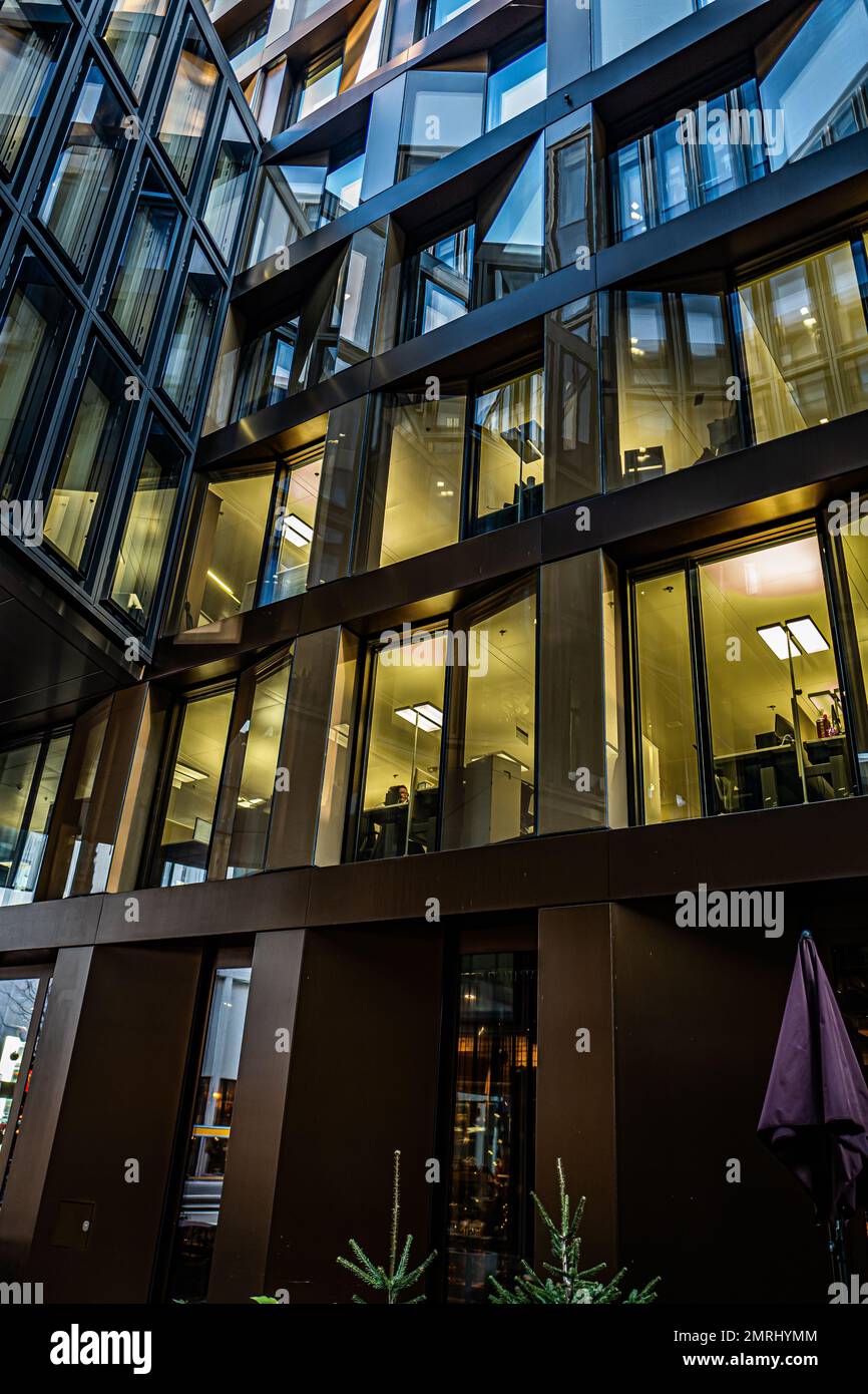 Vertical shot building modern hi-res stock photography and images - Alamy
