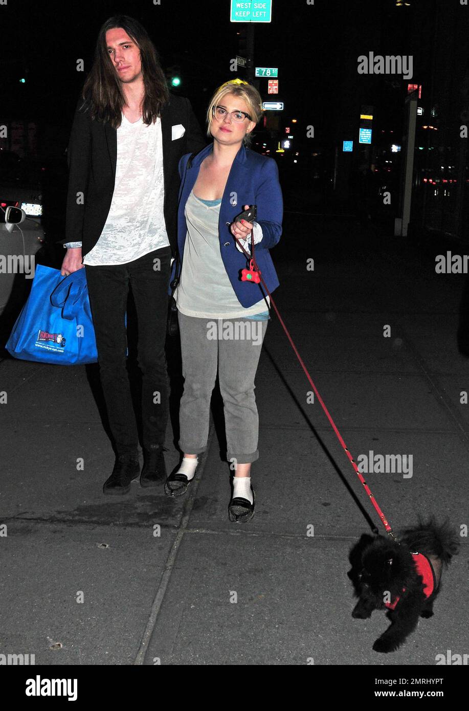 Wearing Little No Makeup And Glasses Kelly Osbourne Looks Less Put