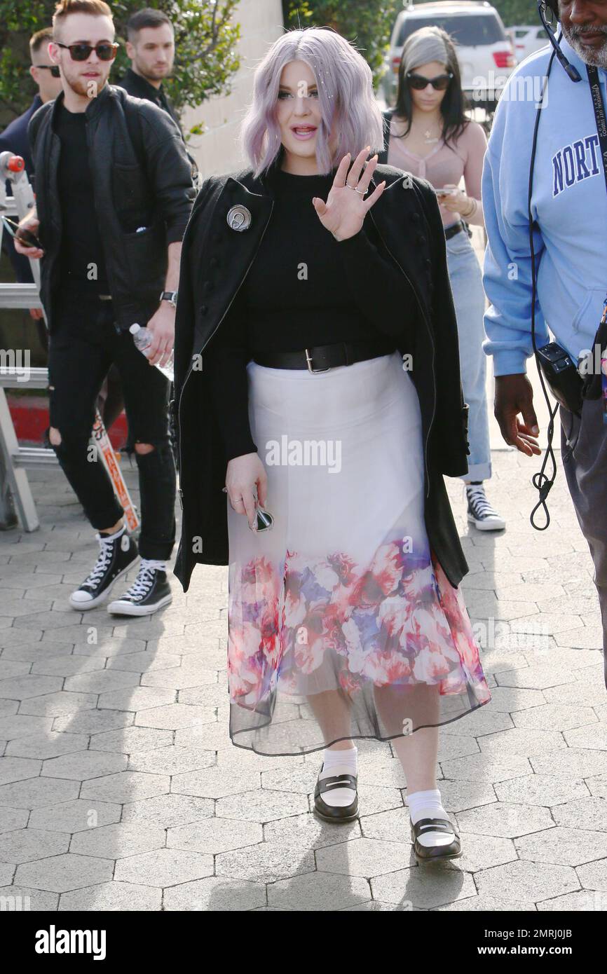 Kelly Osbourne shoots an interview for Extra at Universal Studios. Los ...